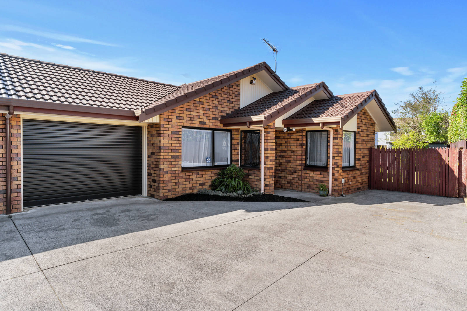 2/9 Marina Heights Drive, Half Moon Bay - 3 Bed House - Auction Sold