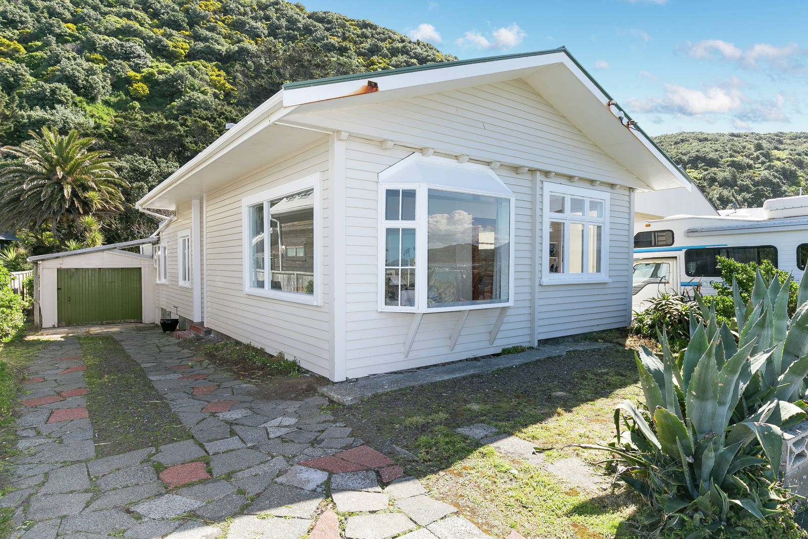 125 Breaker Bay Road, Breaker Bay - 2 Bed House - Private Treaty