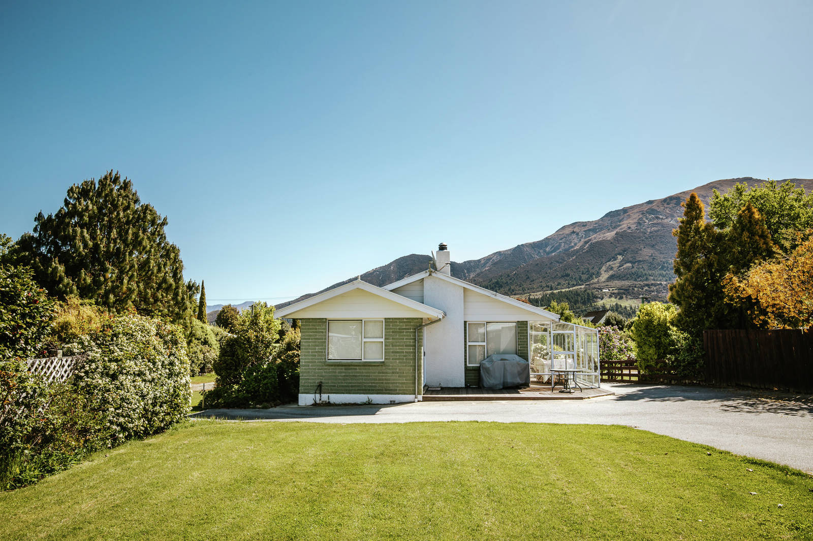 22 Elizabeth Street, Lake Hawea - 3 Bed House - Private Treaty