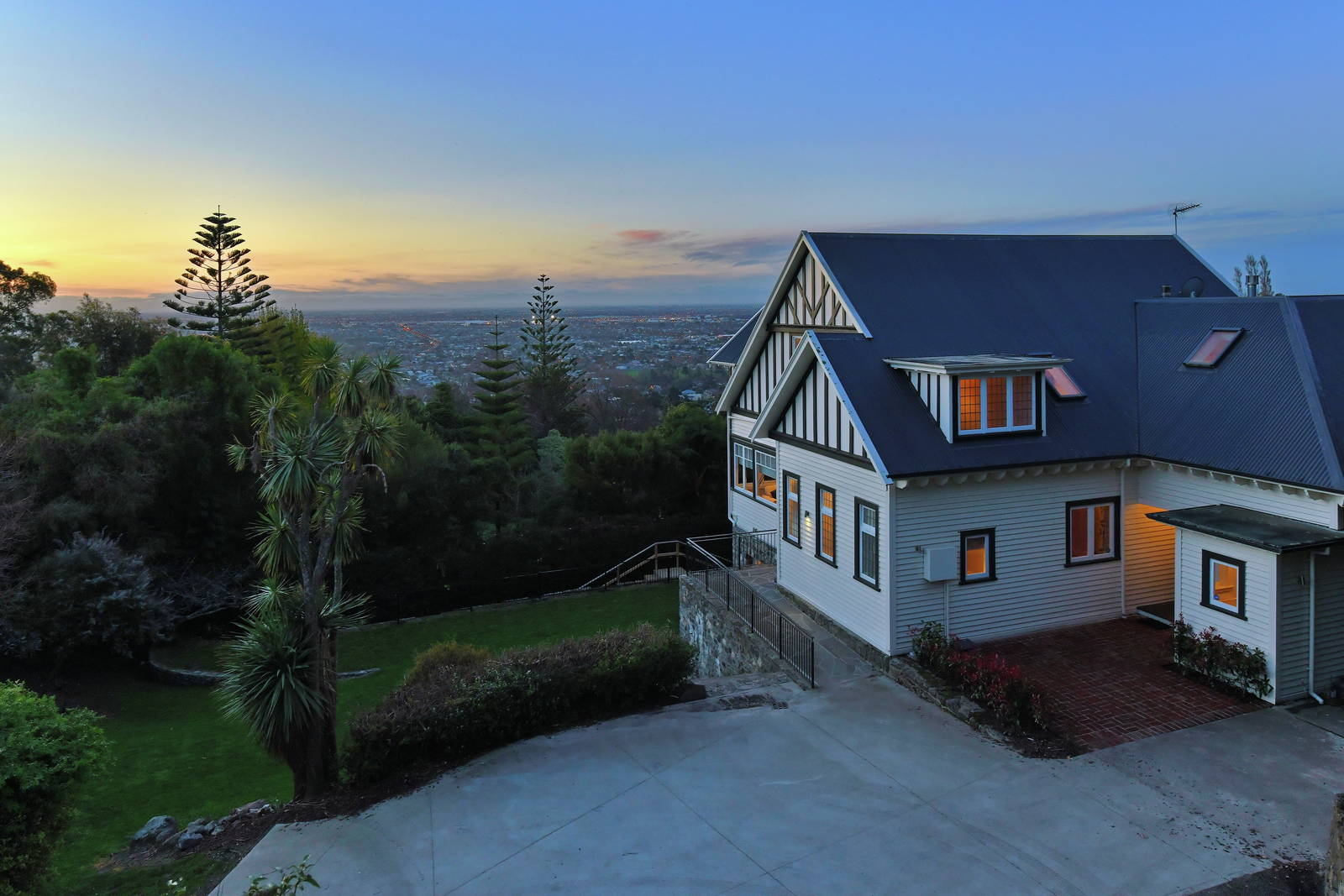 103 Hackthorne Road, Cashmere - 6 Bed House - Auction