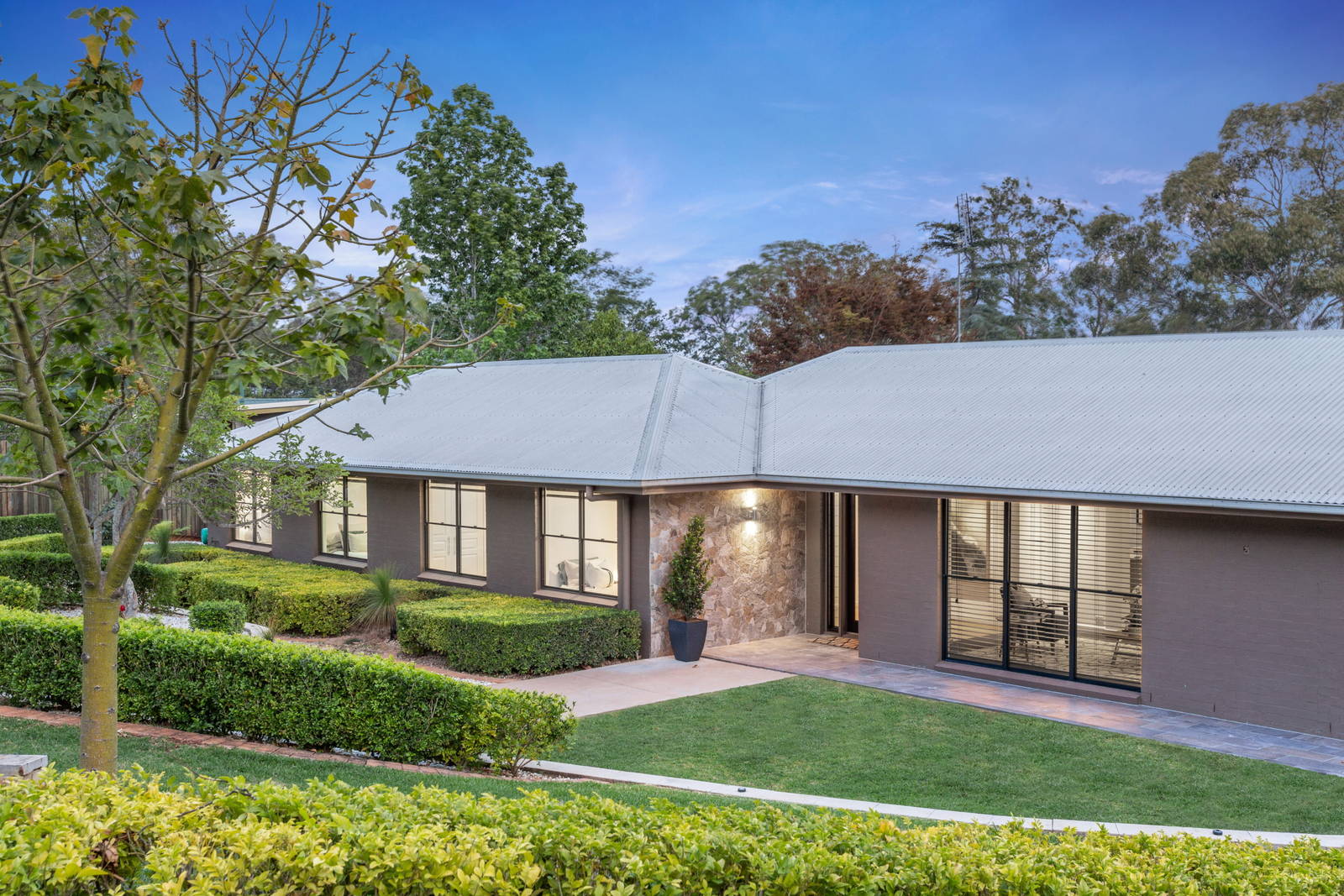 12 Niddrie Drive, Middle Ridge - 4 Bed House - Auction
