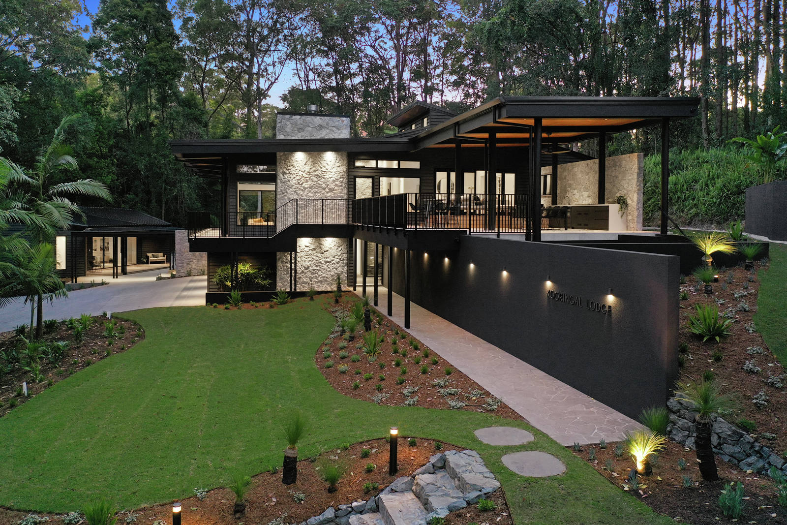 30 Kooringal Court, Tallebudgera - 6 Bed House - Expressions of Interest