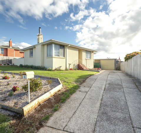 2 Winter Avenue, Upper Burnie - 3 Bed House - Private Treaty