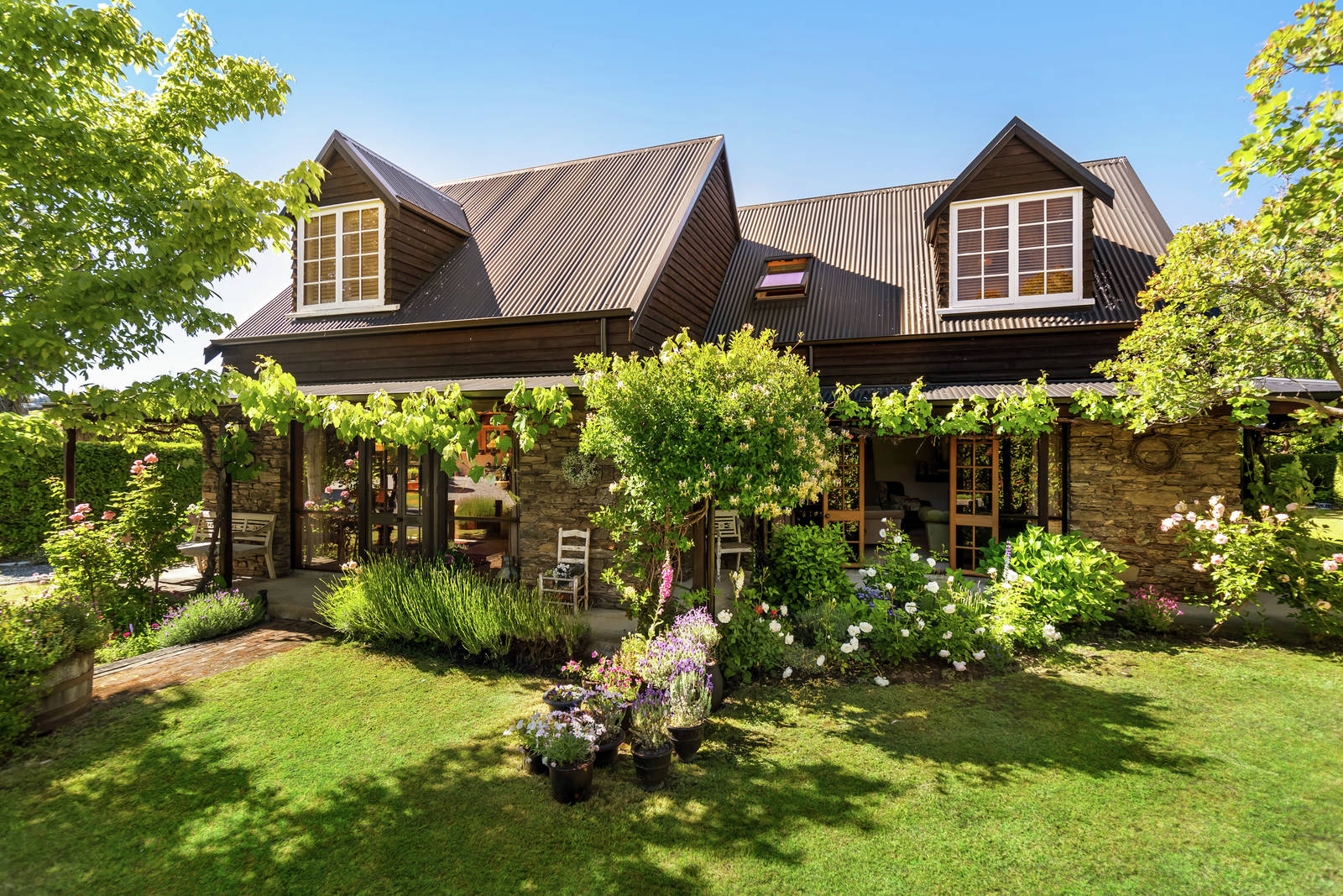9 Hunter Crescent, Wanaka - 3 Bed House - Auction Sold