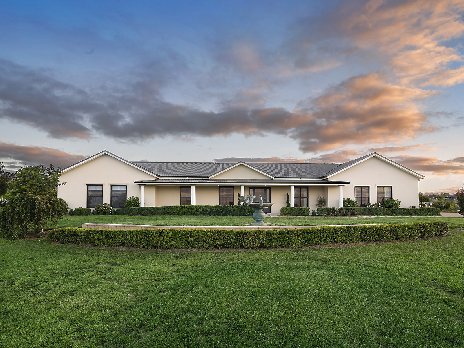 77 Dean Drive, Orange - 5 Bed House - Expression of Interest