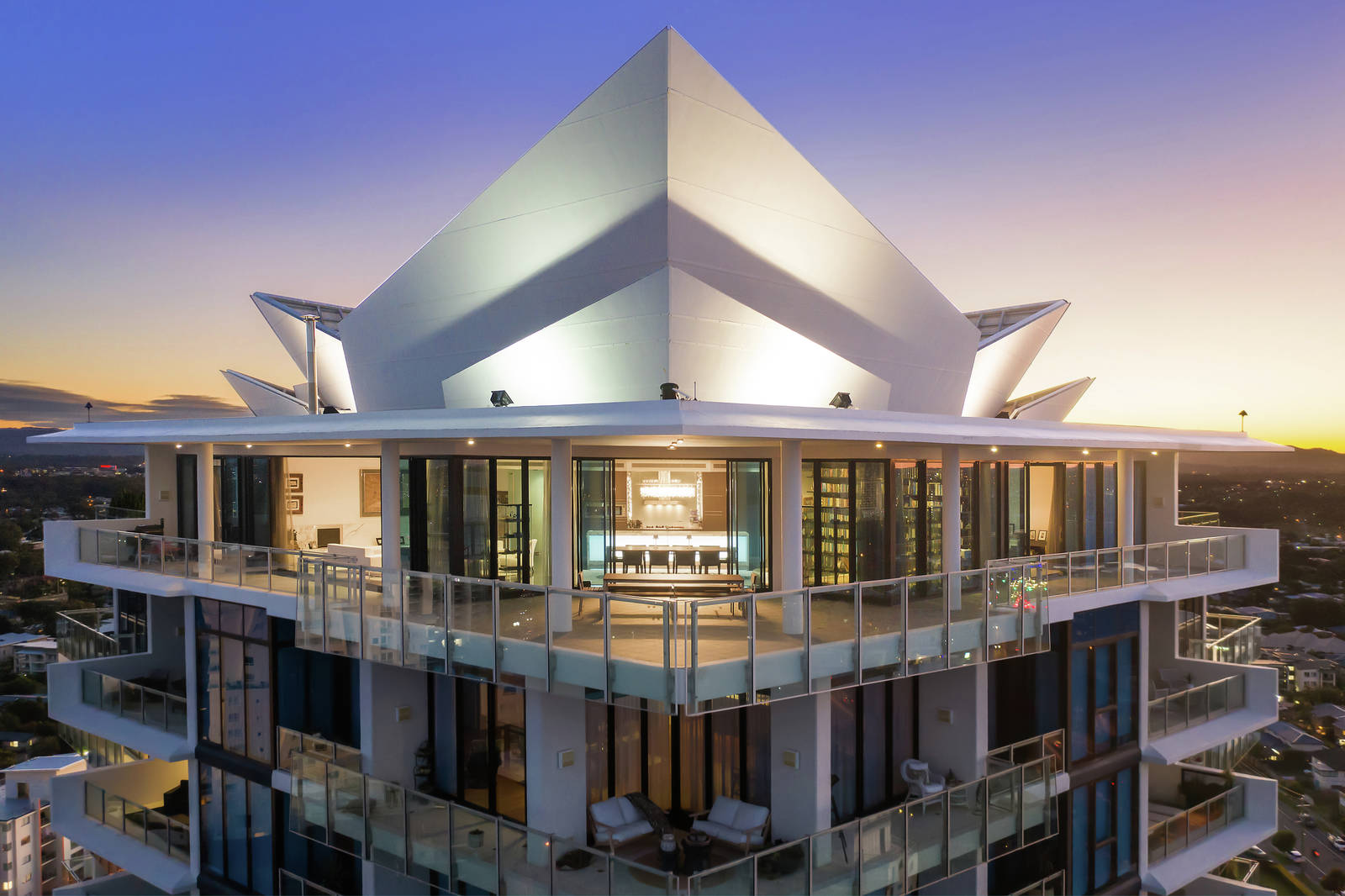 Lumiere Penthouse on the Broadwater, Labrador - 3 Bed House - For Sale