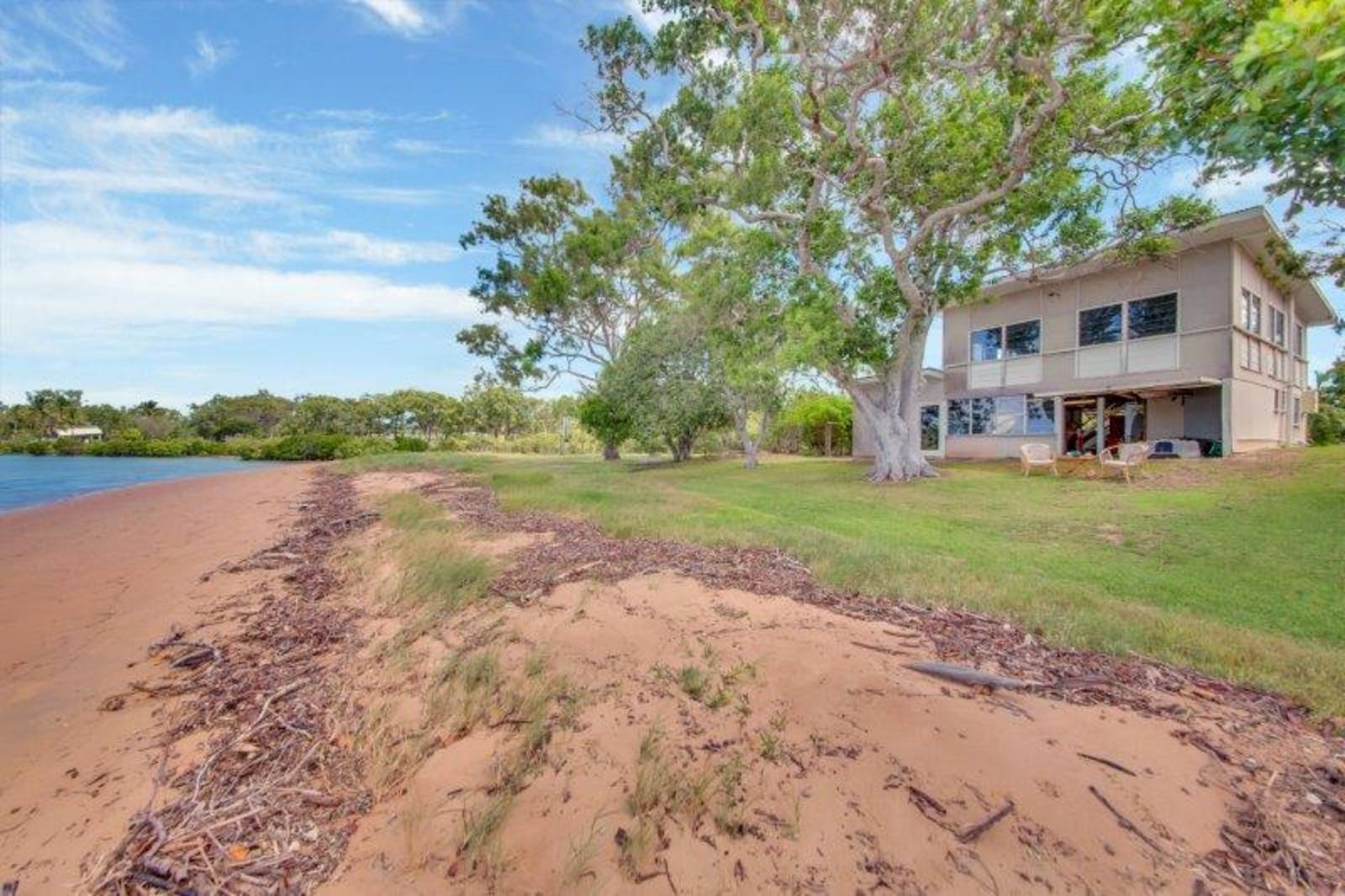 2 Island Esplanade, Boyne Island - 1 Bed House - For Sale