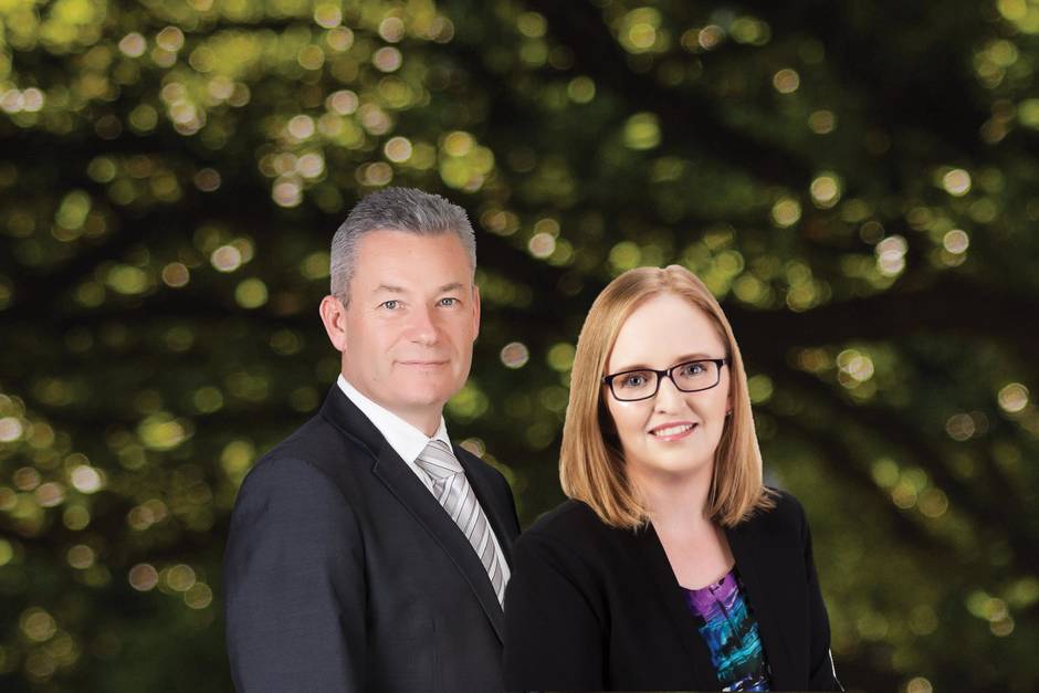 Team Farrell - zzzRay White Leaders - Kilbirnie - 0274 775 166