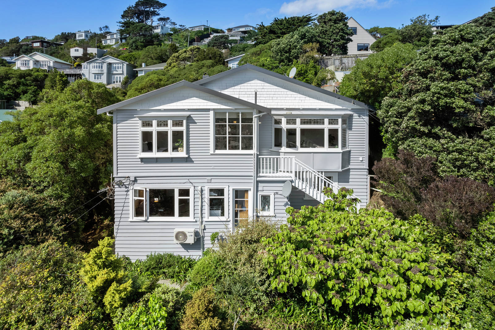 119 Volga Street, Island Bay - 5 Bed House - Private Treaty