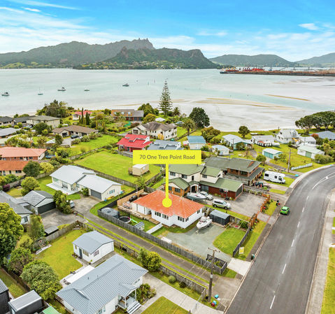 70 One Tree Point Road, One Tree Point - 4 Bed House - Private Treaty