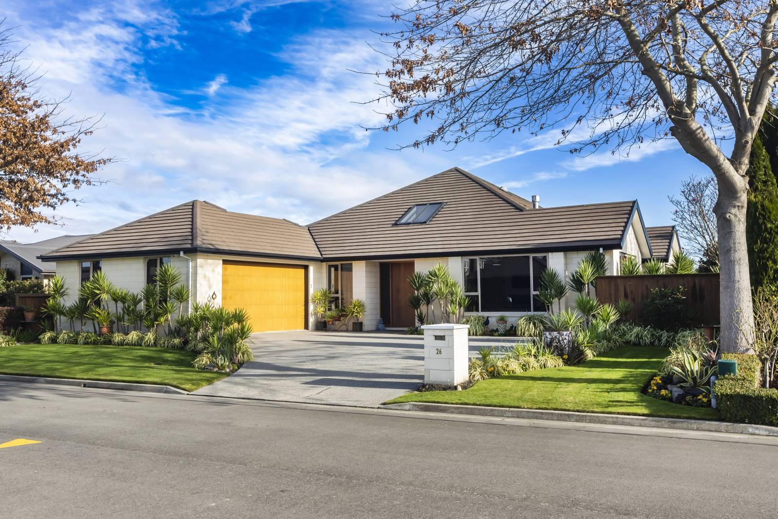 26 Applefield Court, Northwood - 4 Bed House - Auction Sold