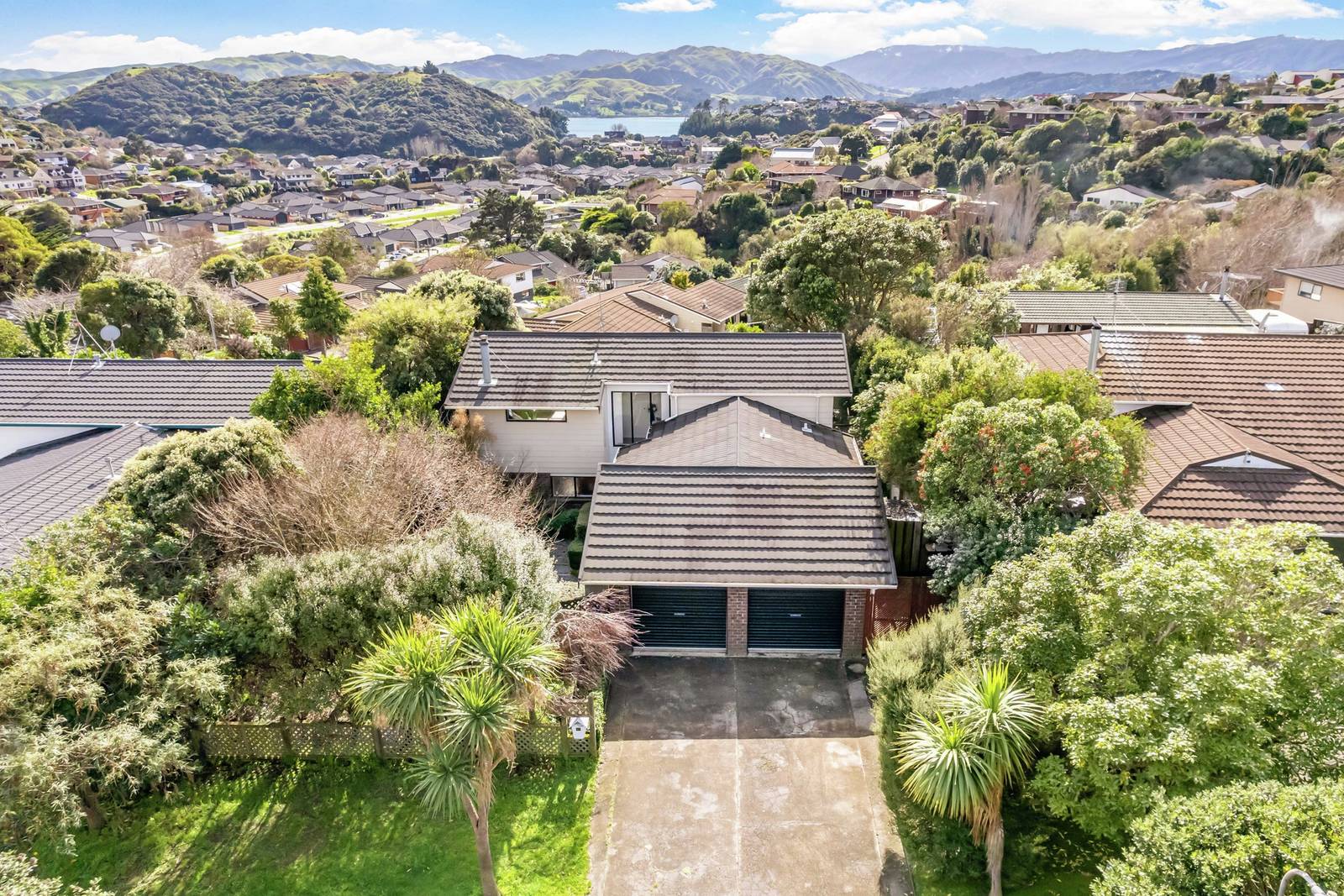 87 Discovery Drive, Whitby - 3 Bed House - Deadline Sale