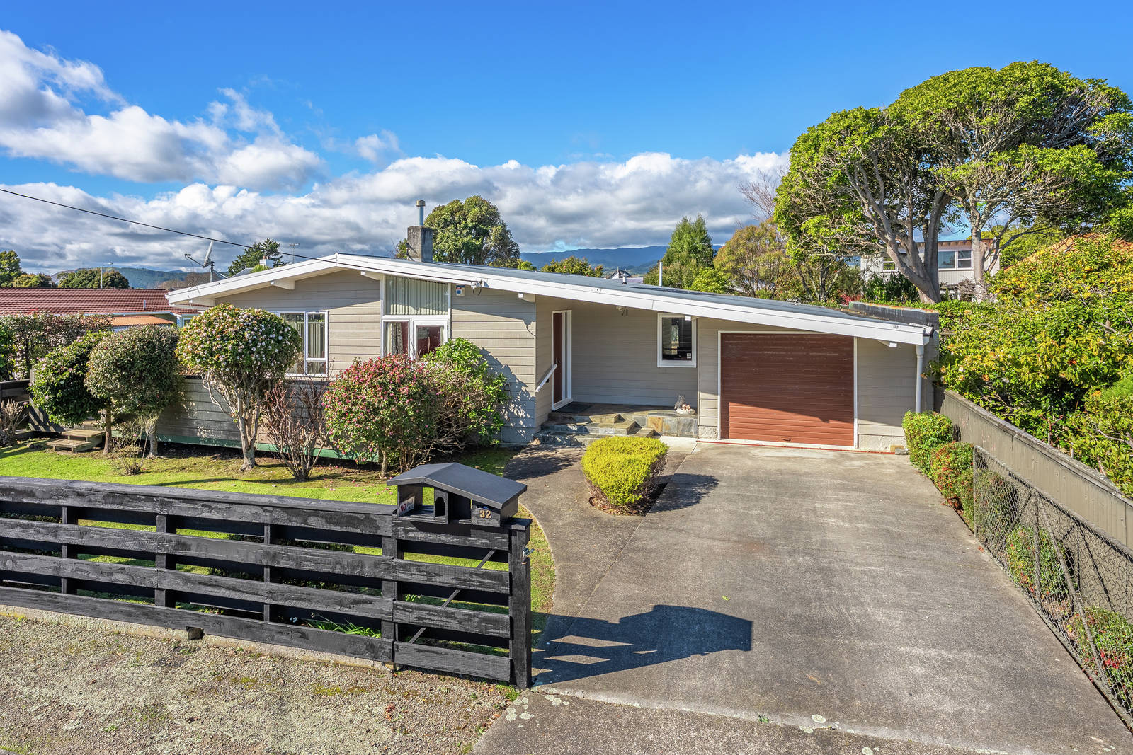 32 Domain Road, Otaki - 3 Bed House - Private Treaty