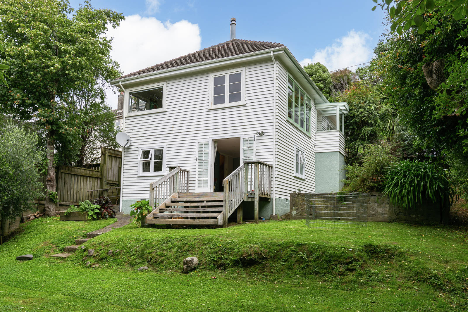 13 Aplin Terrace, Ngaio - 4 Bed House - Private Treaty