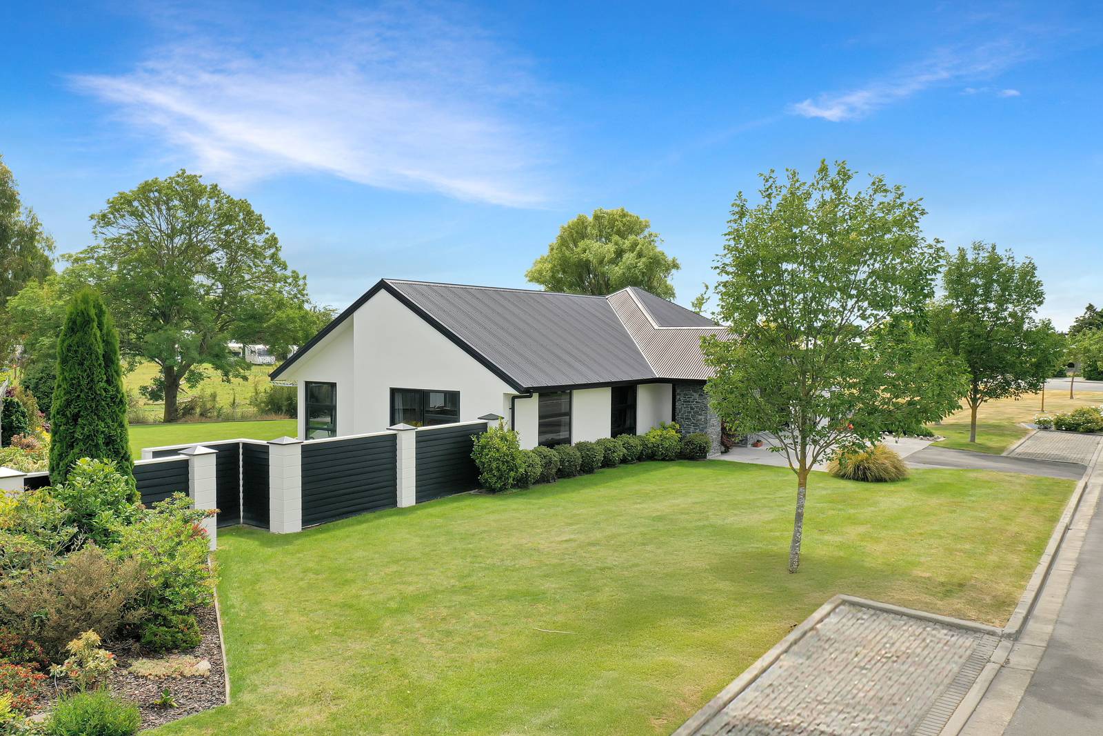 2 Alton Place, Allenton - 3 Bed House - Private Treaty