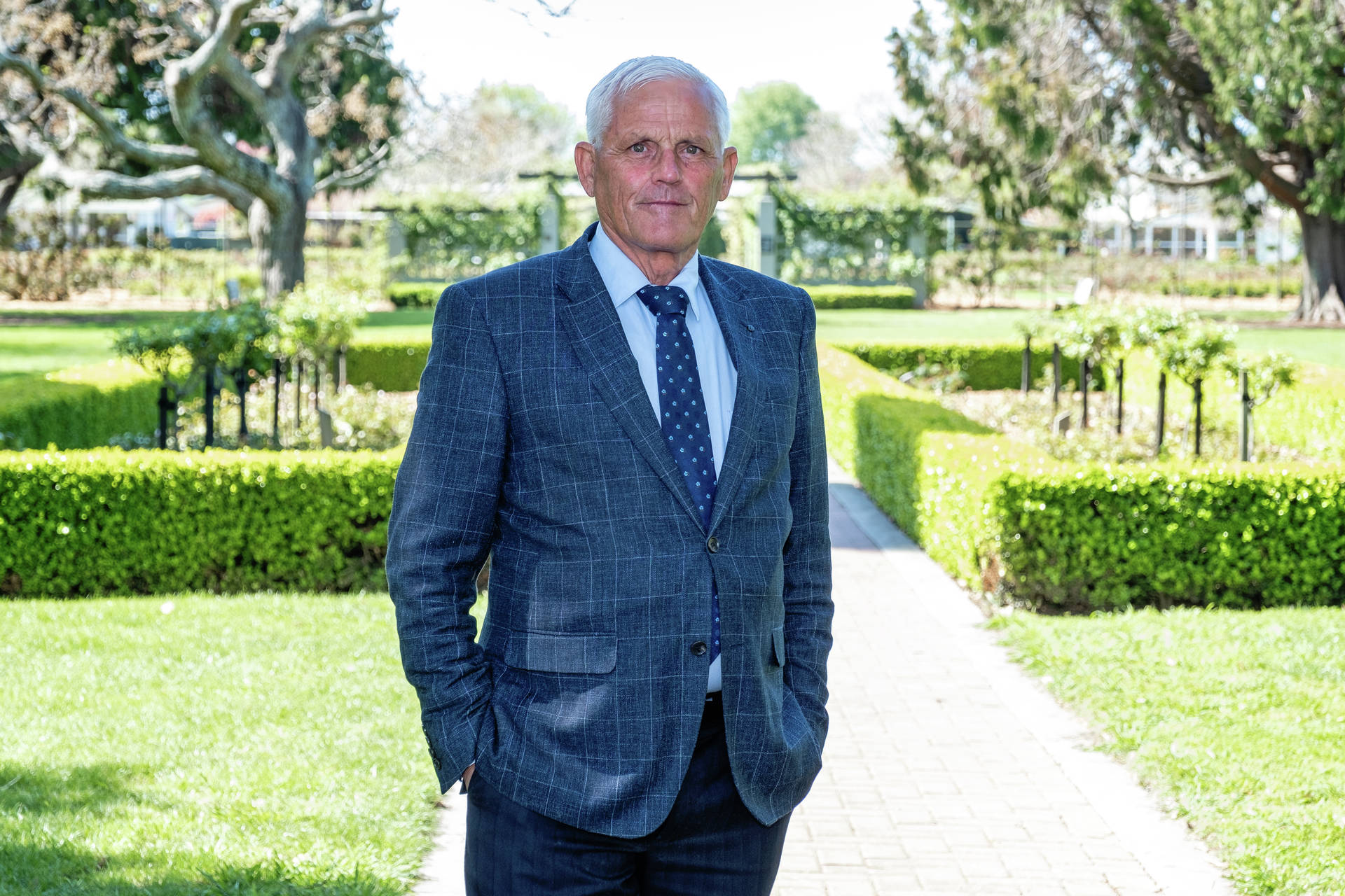 Noel Cameron - Ray White Hawkes Bay - 022 173 6170