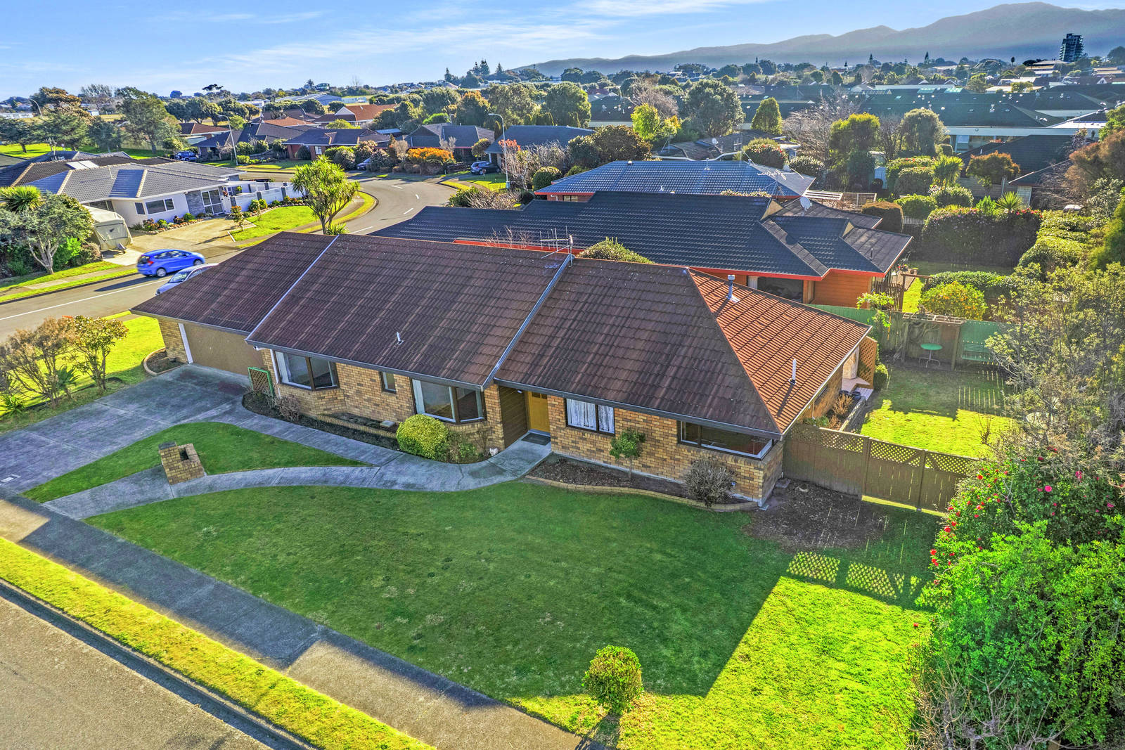 21 Cedar Drive, Paraparaumu - 3 Bed House - Sale by Set Date