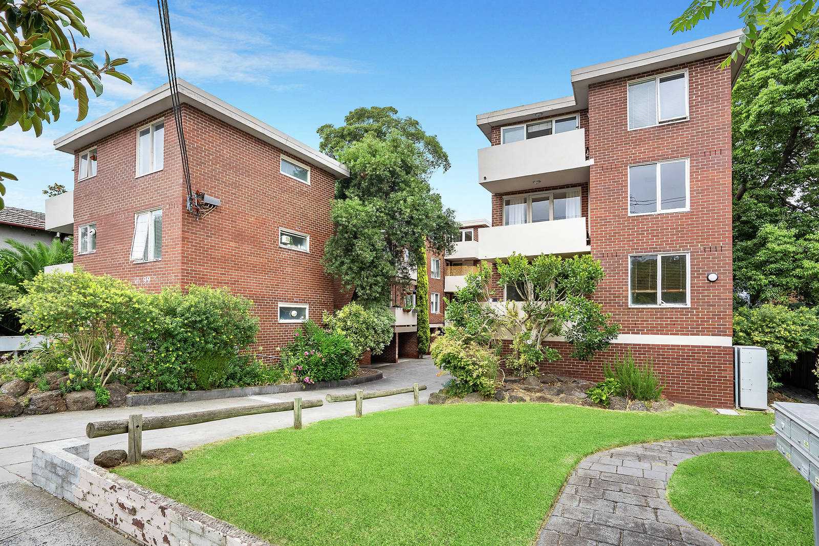 21/99 Alma Road, St Kilda East - 2 Bed Apartment - Auction Sold
