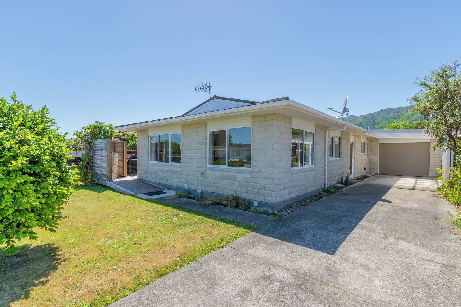 7 Oriwa Street, Waikanae - 3 Bed House - Auction Sold