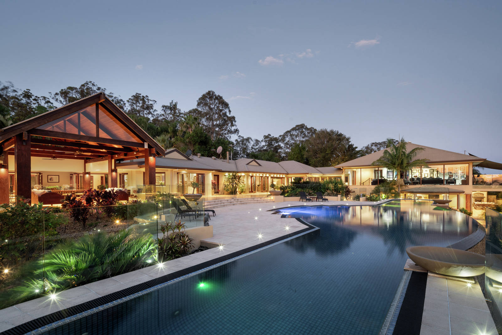 1 Fischer Road, Carbrook - 6 Bed House - For Sale