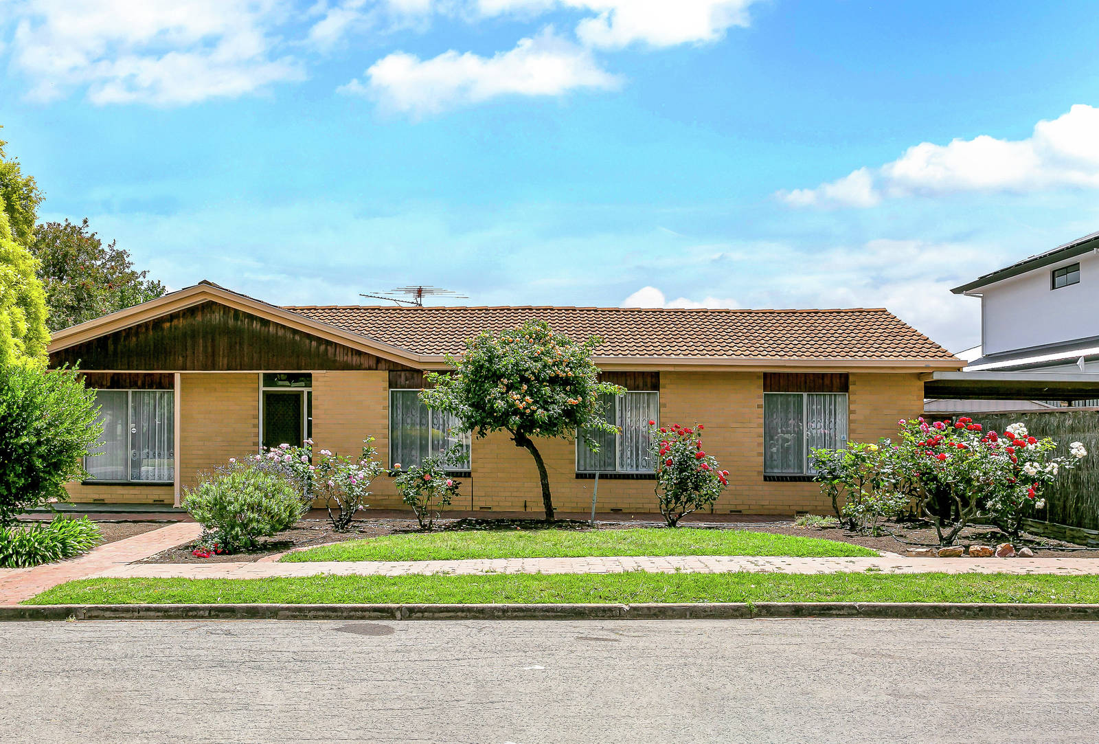 9 Fairleys Road, Rostrevor - 4 Bed House - For Sale