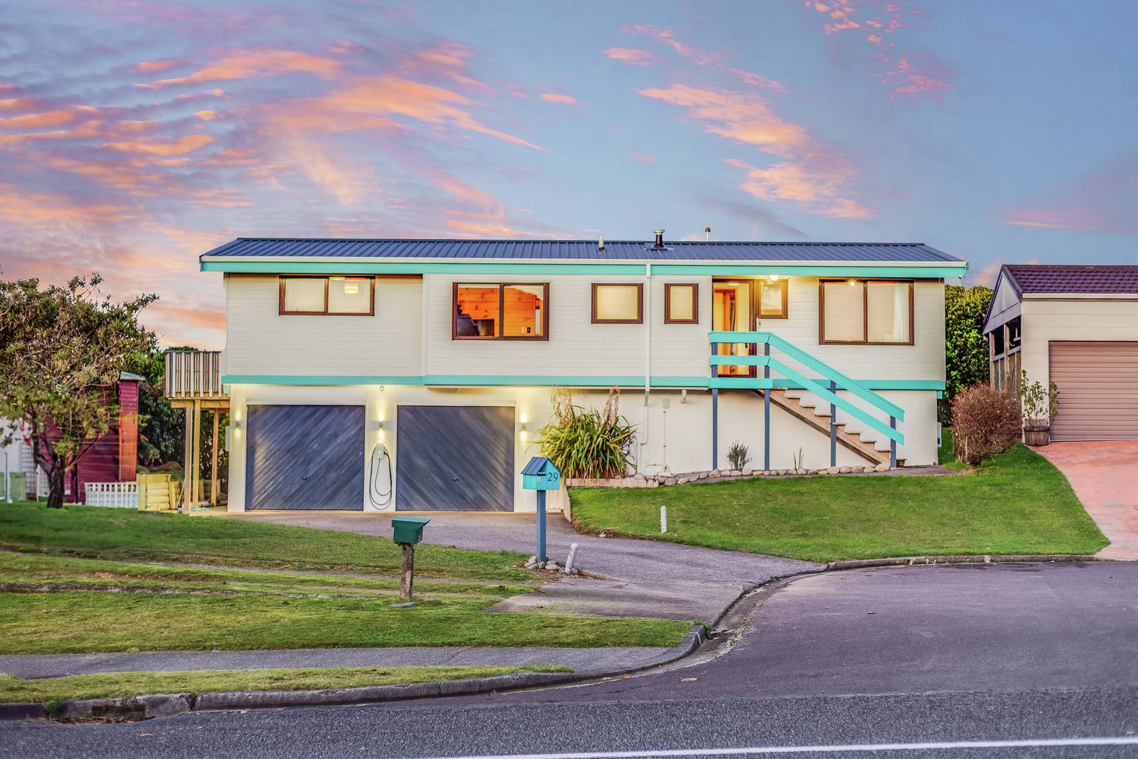 29 James Cook Drive, Whitby - 3 Bed House - Deadline Sale