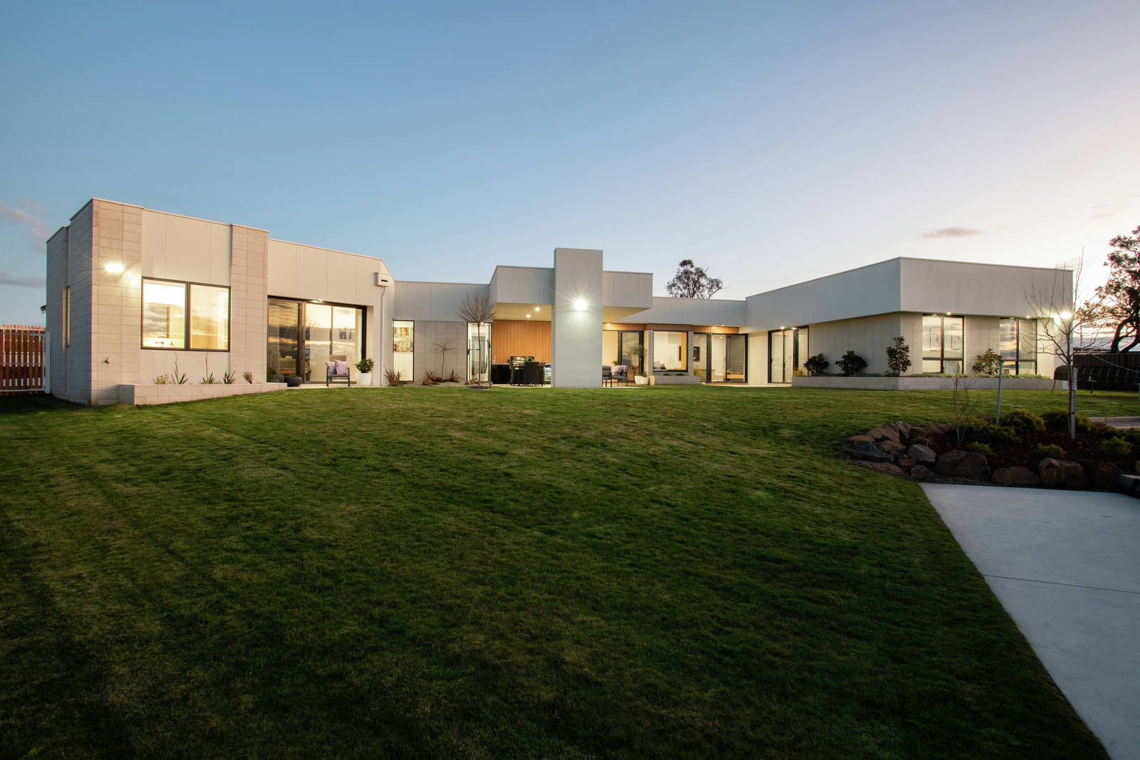 8 Casuarina Drive, Summerhill - 4 Bed House - Private Treaty